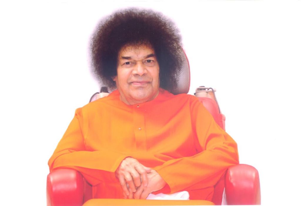 PICTURE: SWAMI IS SITTING AND SMILING (24″ X 24″) | Sathya Sai Book ...